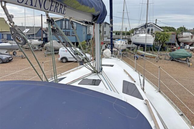 1993 Hunter Legend 35.5 For Sale - Clarke & Carter
