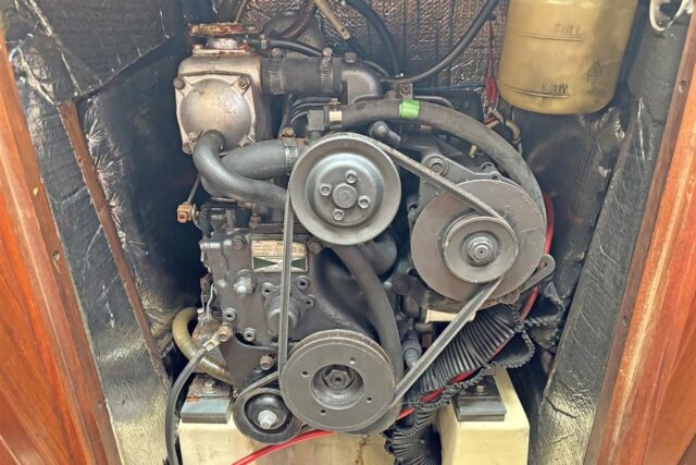 1993 Hunter Legend 35.5 For Sale - Clarke & Carter