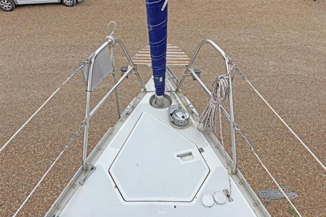 1993 Hunter Legend 35.5 For Sale - Clarke & Carter